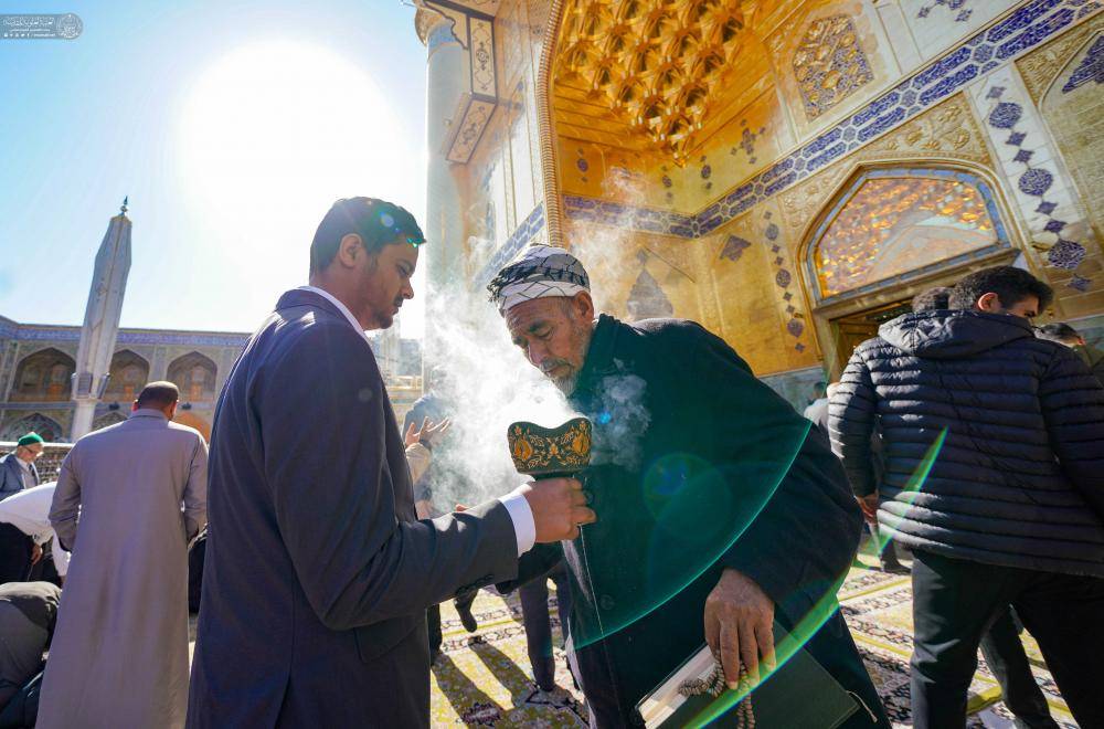 The Continuous Fragrance Ritual at the Imam Ali Holy Shrine - Imam Ali ...